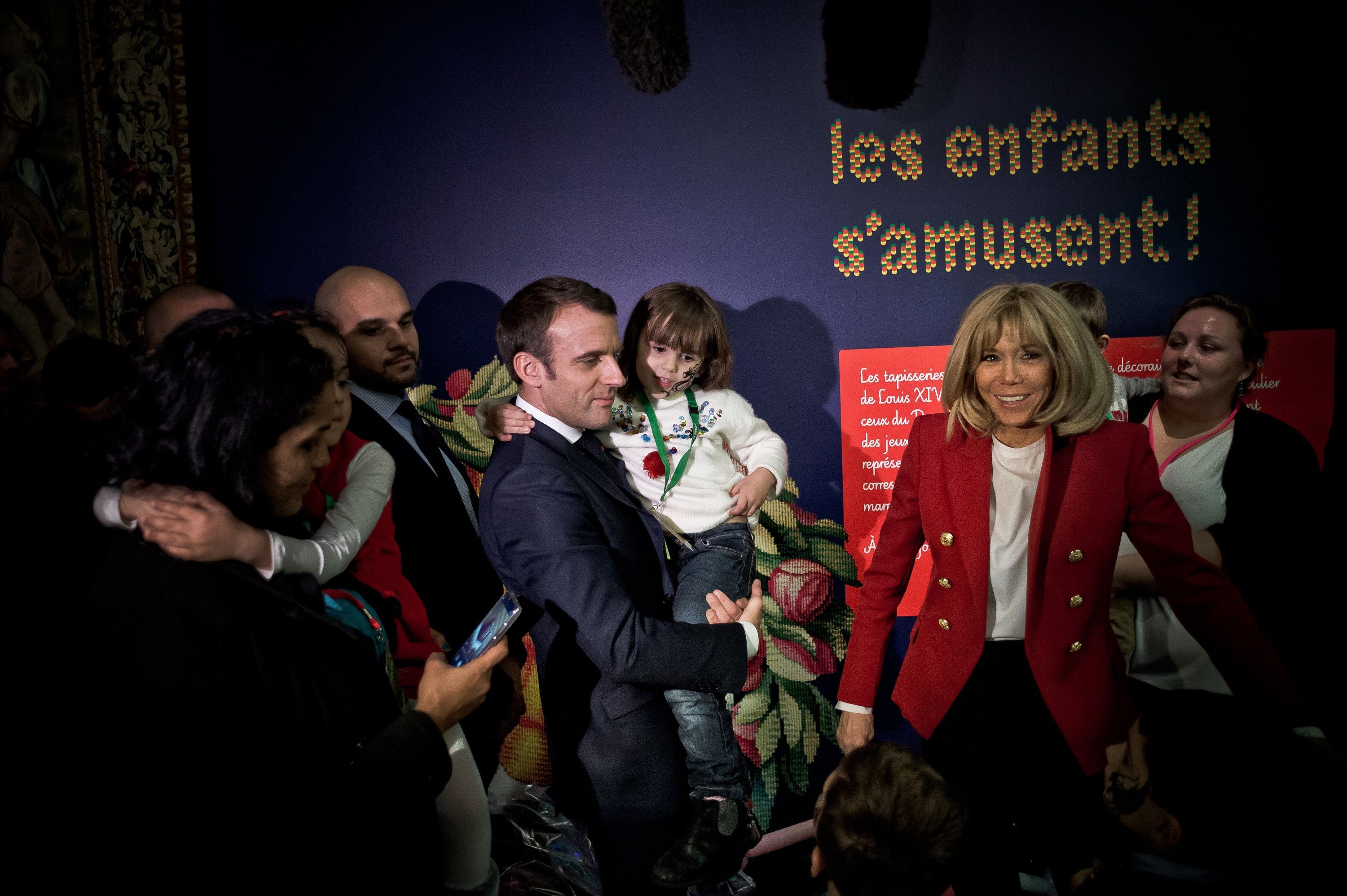 Brigitte Macron : au summum de son élégance pour Noël - Elle