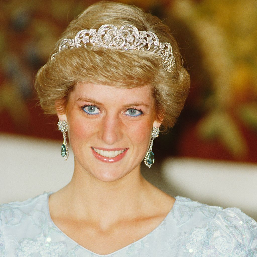 Un visage, une époque : Lady Diana, la beauté anti-princesse - Elle