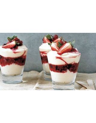 Trifle aux griottes, jus de framboise pour 6 personnes - Recettes Elle ...