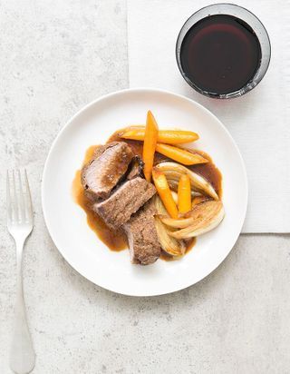 Filet d'agneau en feuilles de filo et figues rôties au miel pour 6 ...