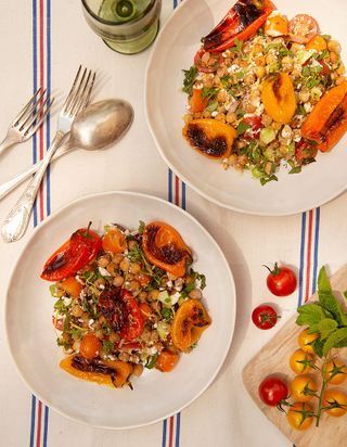 Salade de riz rouge et pois chiches aux courgettes et tofu fumé pour 4 ...