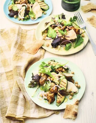 Salade de riz rouge et pois chiches aux courgettes et tofu fumé pour 4 ...