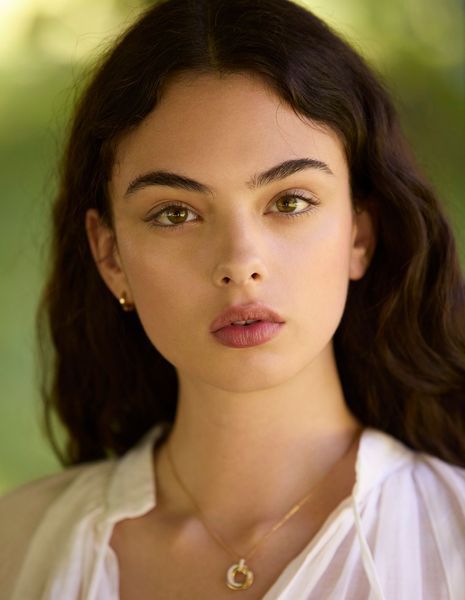 Deva Cassel : « L'anonymat, je n'ai jamais réellement connu » - Elle