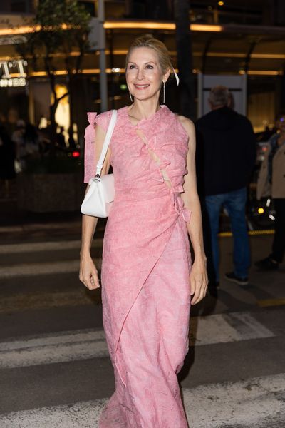 Que donne la tendance coquette adoptée par Kelly Rutherford, la reine ...