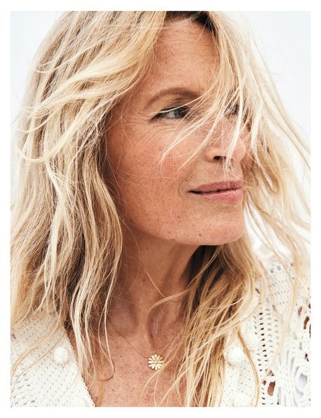 Interview et shooting avec Estelle Lefébure : « Avec l'âge, je ne fais ...