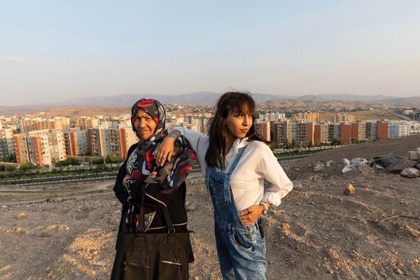 Iran : portraits de vies volées - Elle