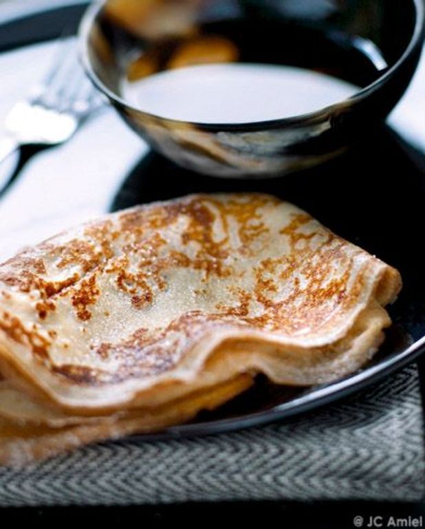 Crêpes sucrées pour 8 personnes - Recettes Elle à Table
