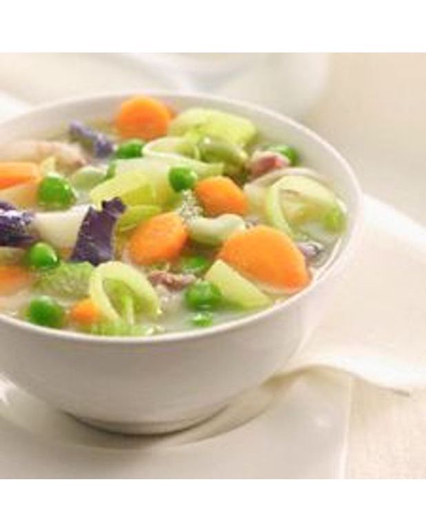Soupe aux légumes et au chou pour 8 personnes - Recettes Elle à Table