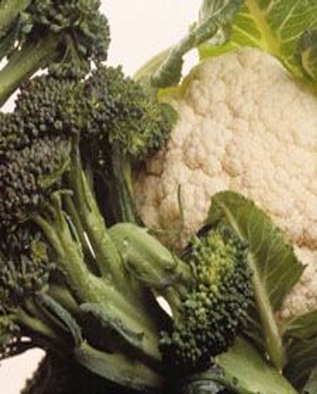 Brocoli et chou-fleur aux noix pour 4 personnes - Recettes Elle à Table