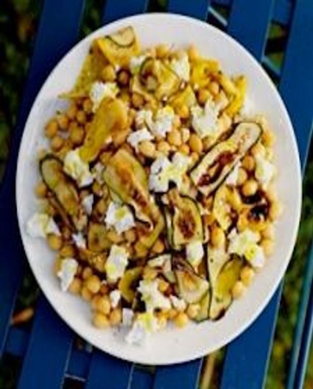 Courgettes grillées avec pois chiches et marjolaine pour 6 personnes ...