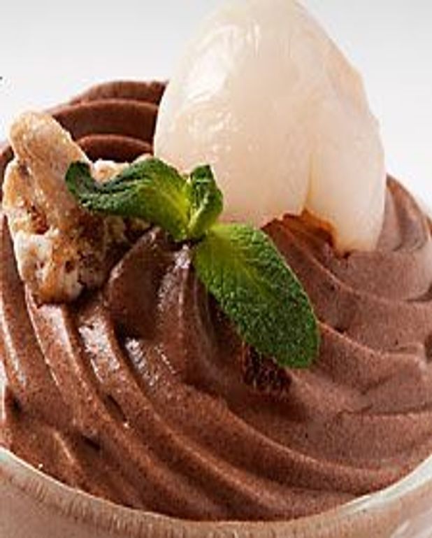Crème de lychee et mousse au chocolat pour 8 personnes - Recettes Elle ...