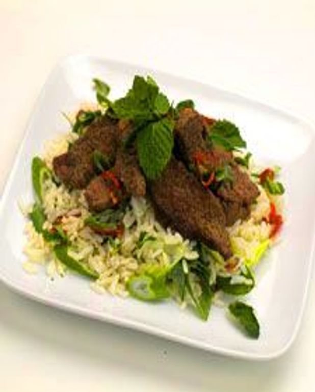 Emincé de boeuf sur riz piquant pour 4 personnes - Recettes Elle à Table