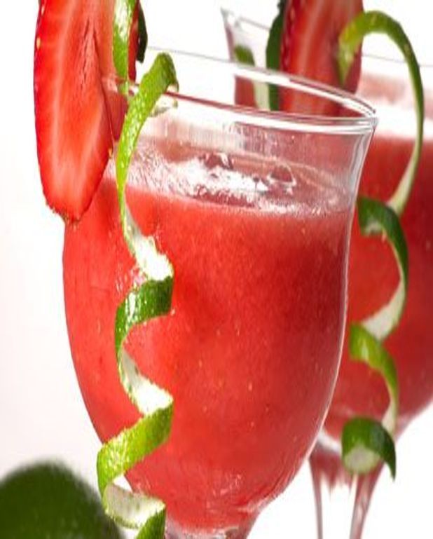 Cocktail de fraises enflammées pour 1 personne - Recettes Elle à Table