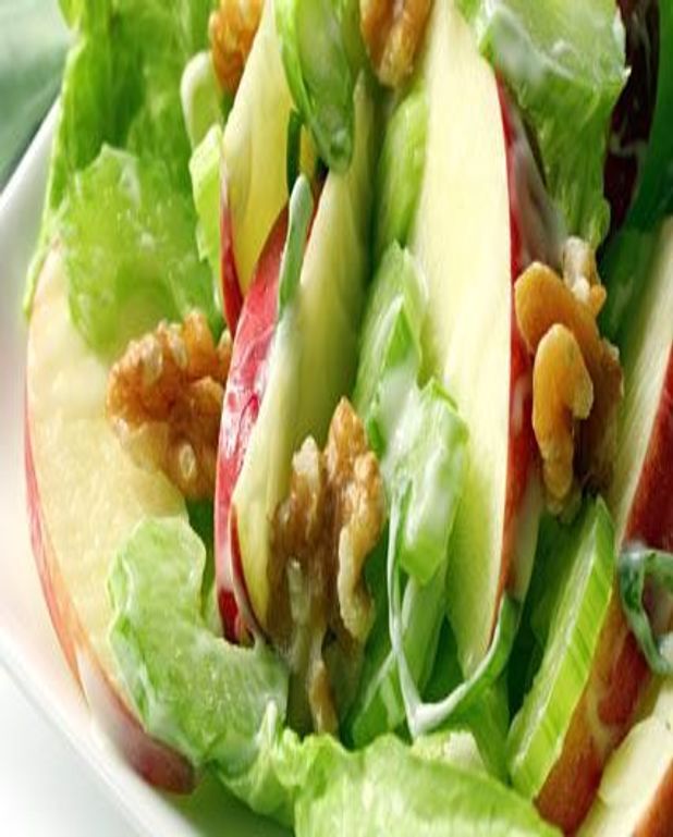 Salade aux pommes et aux noix pour 4 personnes - Recettes Elle à Table