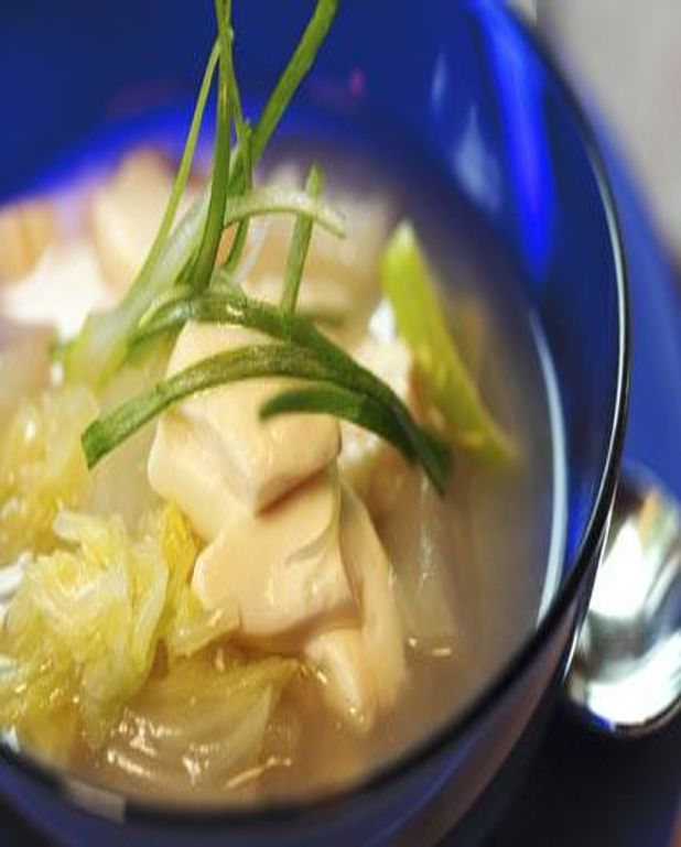 Soupe au chou et champignons pour 6 personnes - Recettes Elle à Table