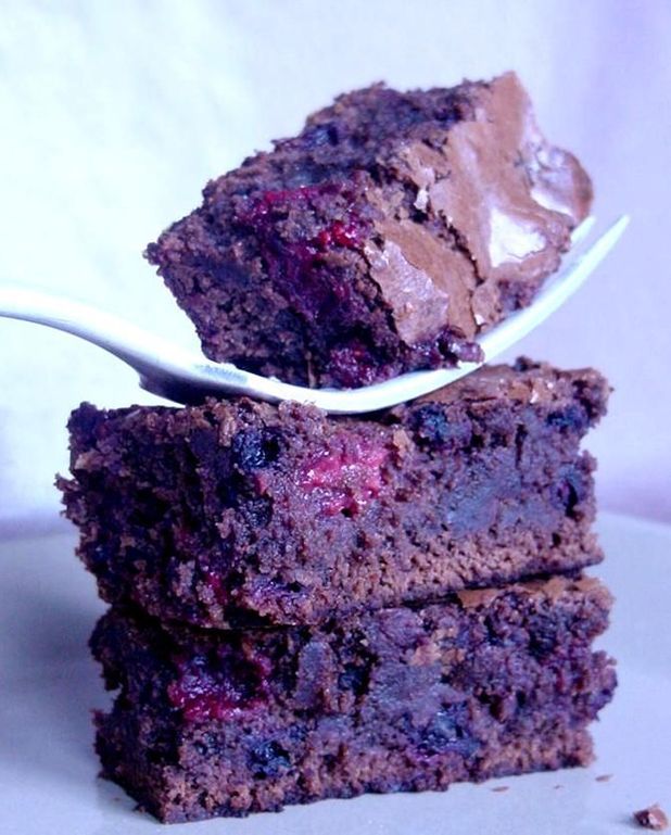 Brownies aux fruits rouges pour 10 personnes - Recettes Elle à Table