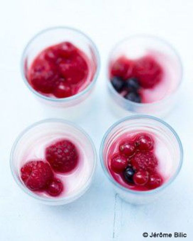 Crème d’amande aux fruits rouges pour 6 personnes - Recettes Elle à Table