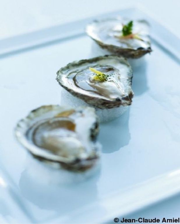 Huîtres plates sauvages, épices et condiments pour 4 personnes ...
