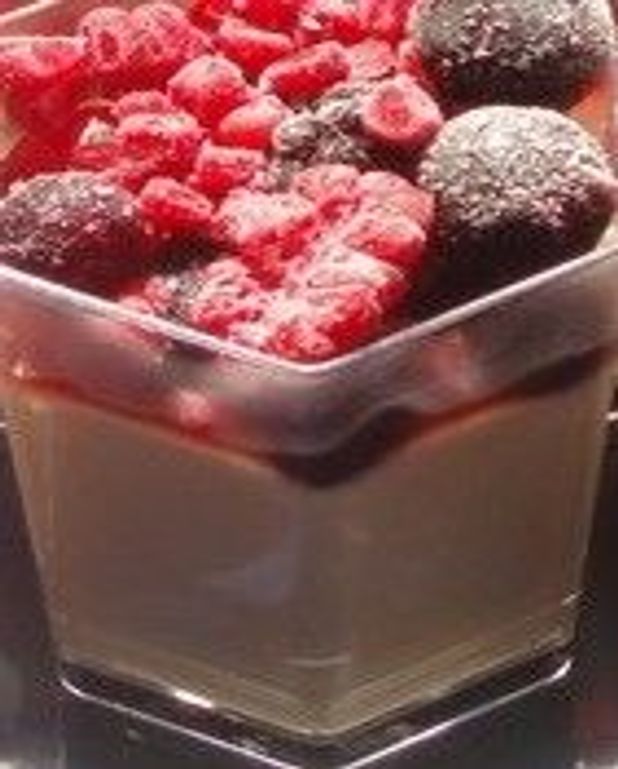 Verrines italiennes fraicheurs velours noire et notes de fruits rouges ...