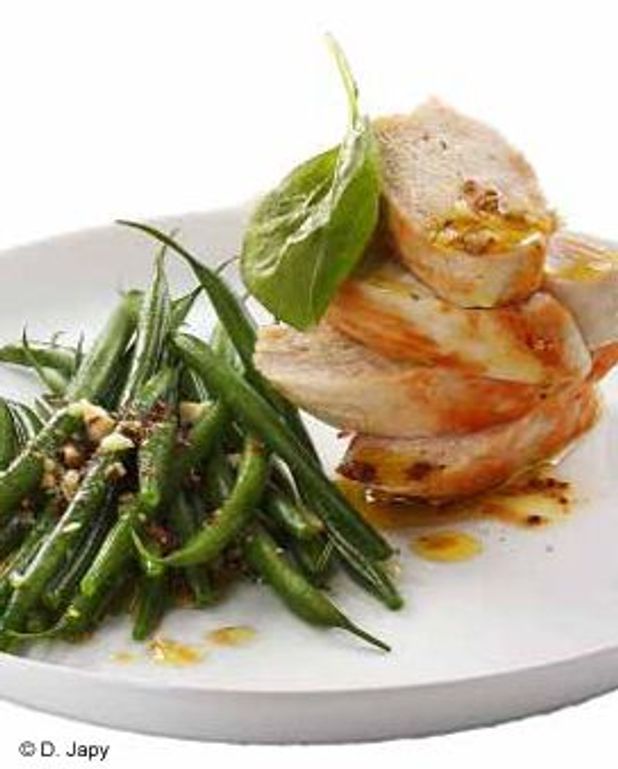 Salade de haricots verts, poulet, noisettes pour 6 personnes - Recettes ...