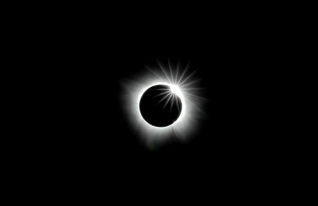 Les plus belles images de l'éclipse solaire du 8 avril 2024 - Elle