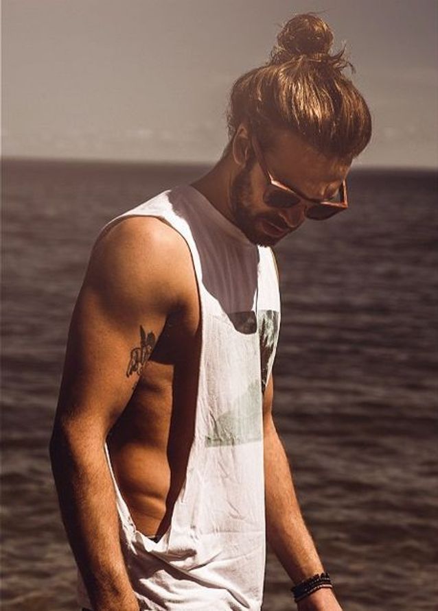 Chignon Homme été 30 Beaux Gosses à Chignon Repérés Sur Pinterest Elle