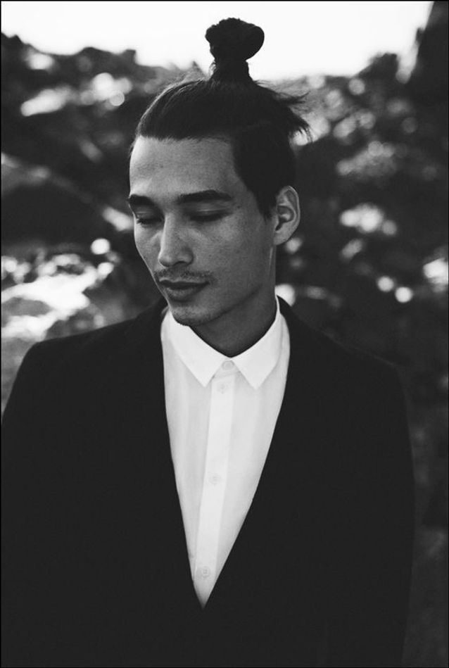 Homme Avec Chignon 30 Beaux Gosses à Chignon Repérés Sur Pinterest Elle