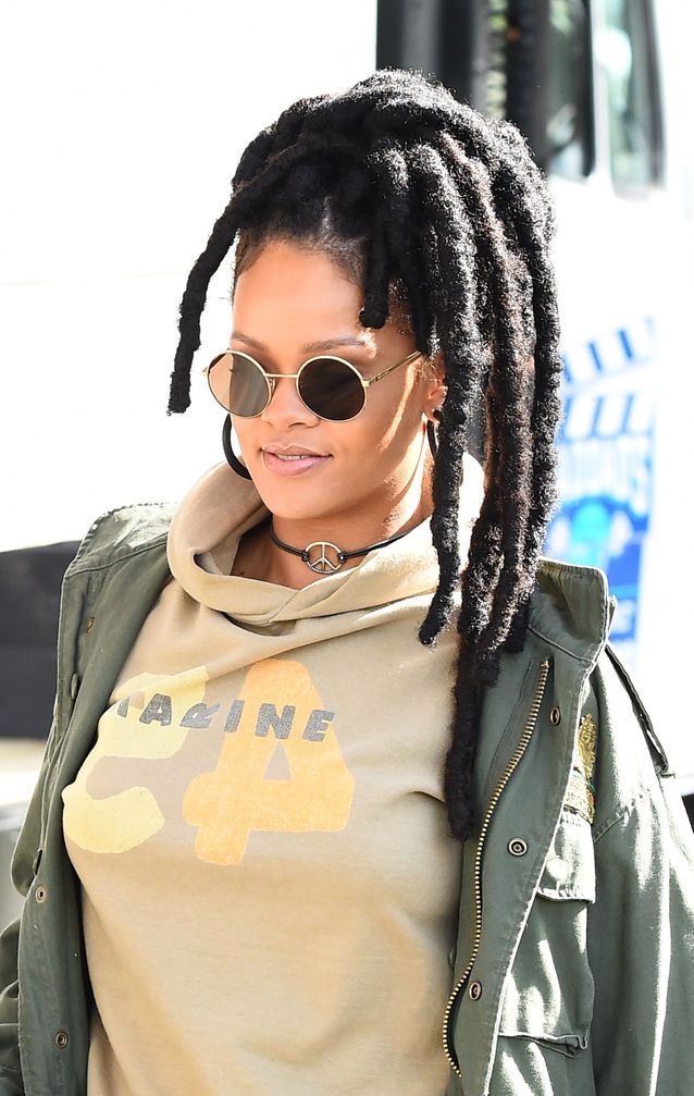 Dreadlocks - Coiffure Rihanna : toutes ses coupes en images - Elle