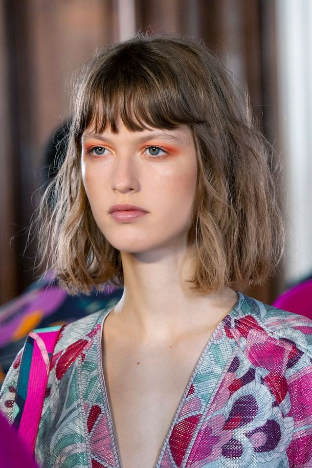 Coupe au carré avec frange droite - Quelques idées de jolies coupes au ...