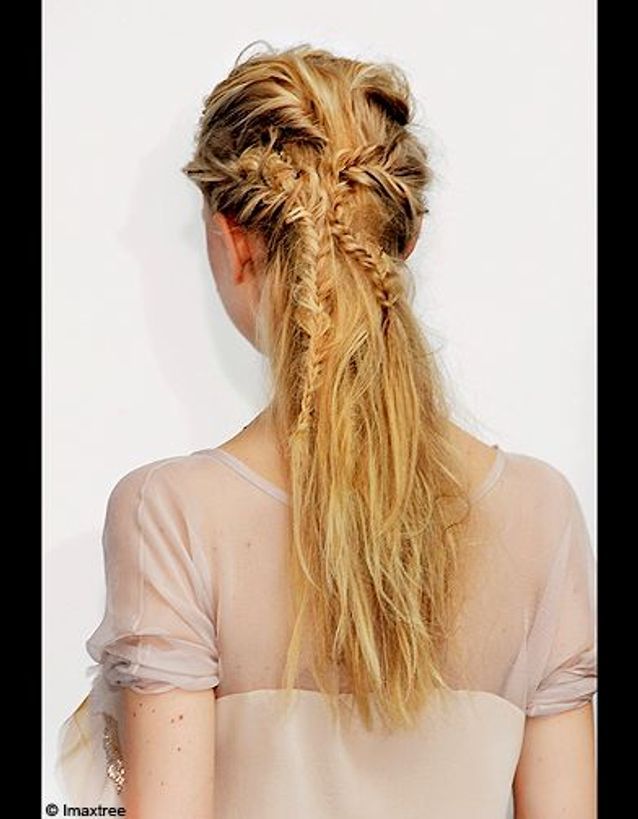 Je veux une demi-queue tressée ! - Elle