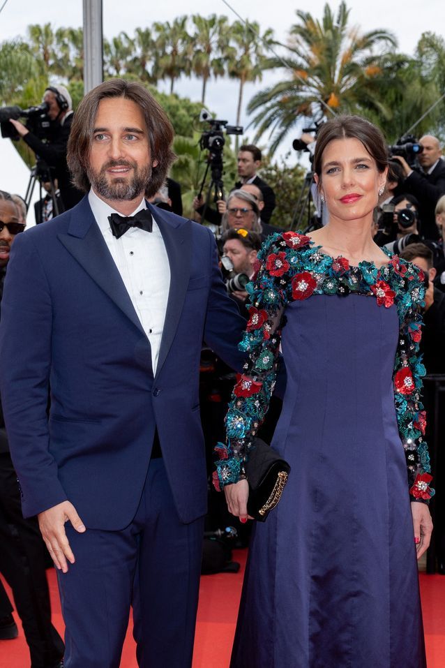Cannes 2023 : Charlotte Casiraghi illumine le tapis rouge avec son ...