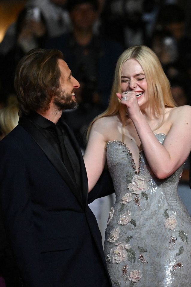 Cannes 2025 : Elle Fanning brille sur le tapis rouge de « Valeur Sentimentale » - Elle