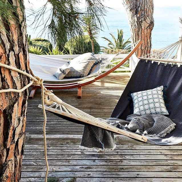 Des hamacs pour paresser avec style dans son jardin - Elle Décoration