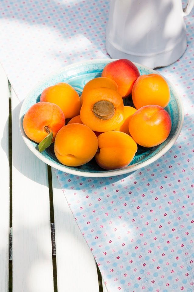 L’abricot - Quels fruits et légumes de saison en juin ? - Elle à Table
