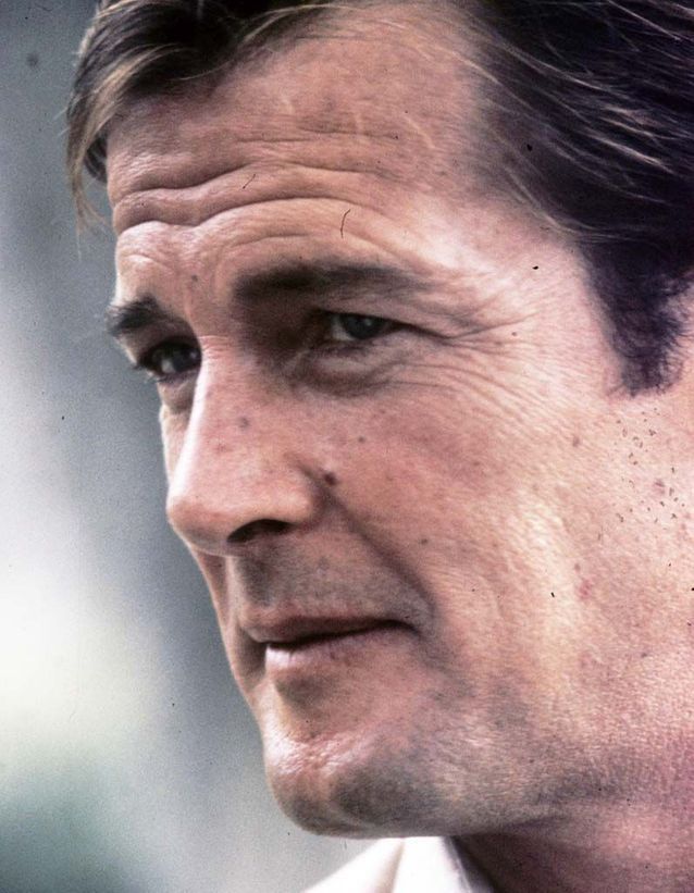 Roger Moore - Roger Moore : 10 photos vintage pour saluer le plus beau ...