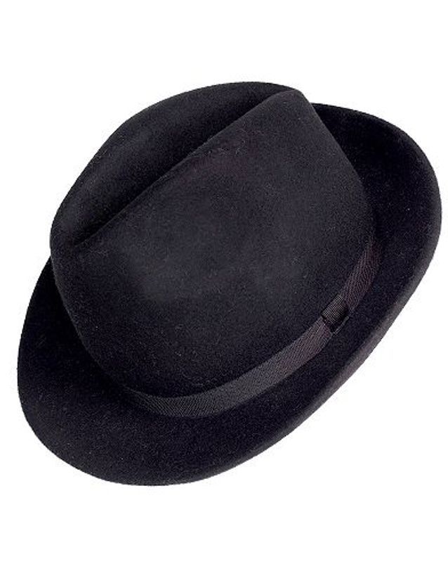 Un chapeau - Les incontournables fashion de l'hiver - Elle