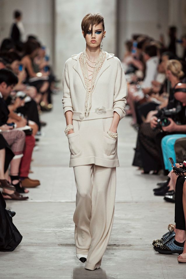 Toutes les images du défilé Chanel collection croisière à Singapour - Elle