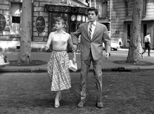 Delon séduit Michèle Cordoue, son mari lui donne un rôle - Alain Delon ...