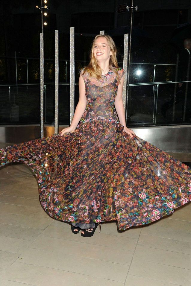 Maya Hawke, la prochaine Dree Hemingway ? - Les nouveaux « fils et ...