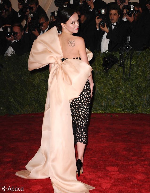 Christina Ricci - Stars : A qui est ce tatouage ? - Elle