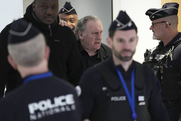 Procès Depardieu : la tenue très osée de sa fille, Roxane, fait parler ...