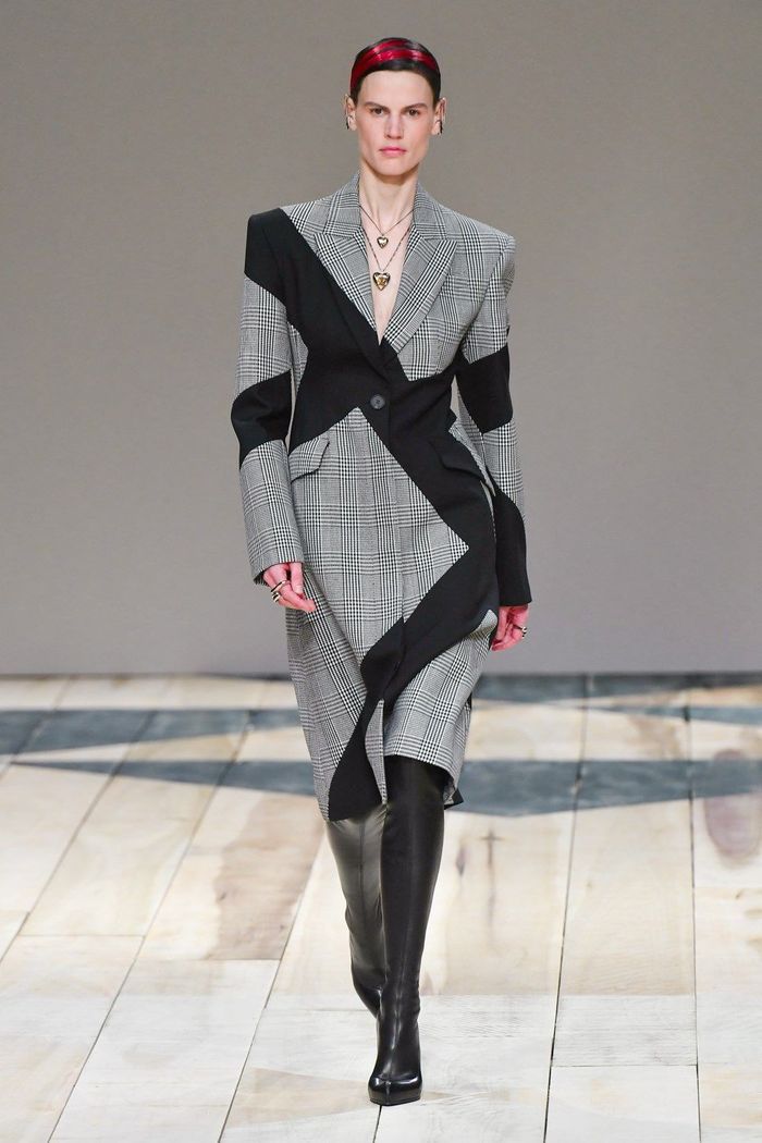 Défilé Alexander Mcqueen Prêt à Porter Automne Hiver 2020 2021 Paris