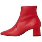 Bottes rouges - Elle